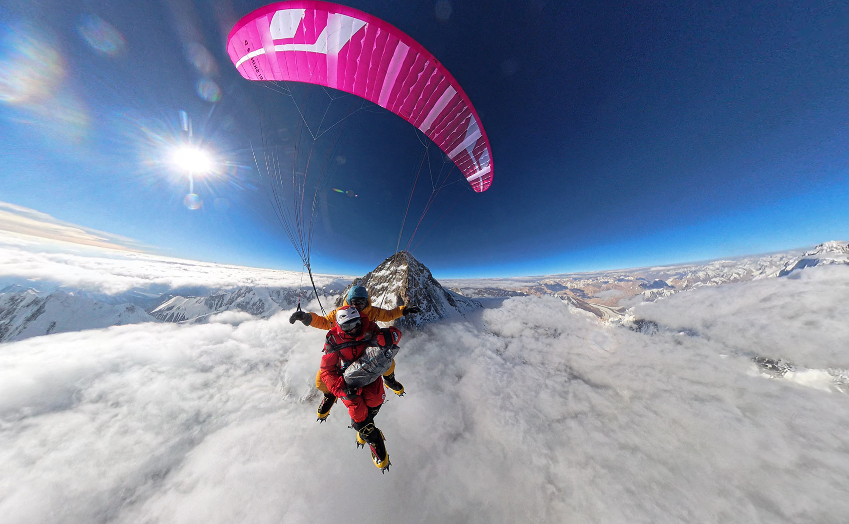 Four pilots fly from K2 summit on same day